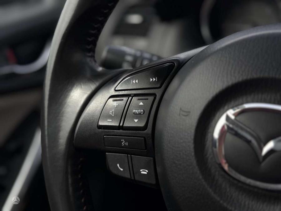 Melns Mazda CX-5 2014 Šauļi, ar dzinēja tilpumu 2.19 L un nobraukumu 231 tūkst. km par 6100 €, foto 22 vietnē AUTOMOTO.COM.LV