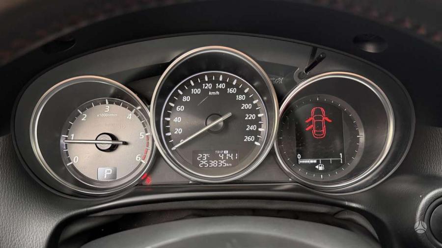 Melns Mazda CX-5 2014 Viļņa, ar dzinēja tilpumu 2.19 L un nobraukumu 250 tūkst. km par 5850 €, foto 13 vietnē AUTOMOTO.COM.LV