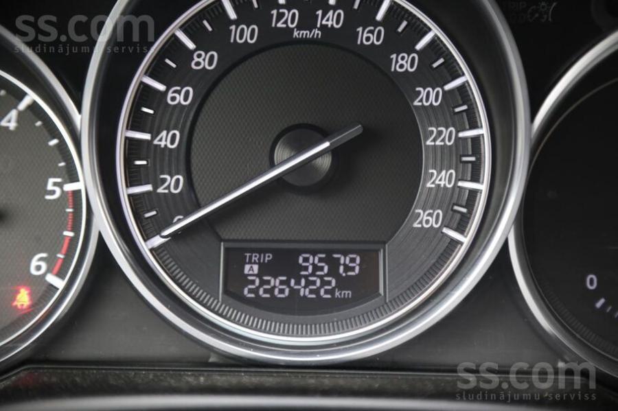 Black Mazda CX-5 2015 in Riga, with an engine capacity of 2.20 L and mileage of 230 thousand km for 7995 €, photo 9 on AUTOMOTO.COM.LV