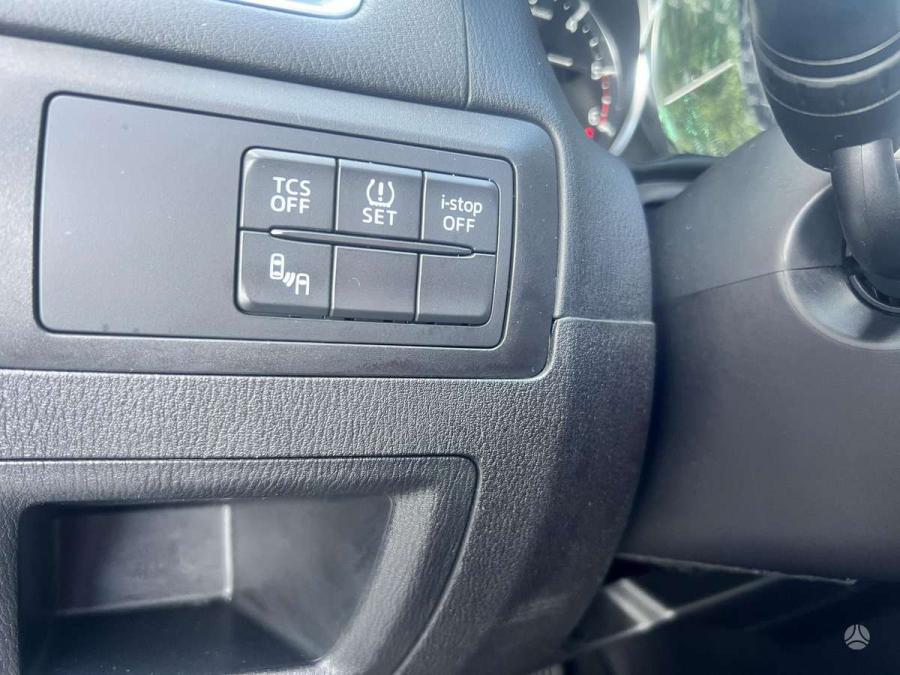 Black Mazda CX-5 2015 in Kelme, with an engine capacity of 2.19 L and mileage of 219 thousand km for 8300 €, photo 11 on AUTOMOTO.COM.LV