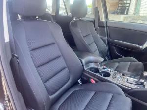 Black Mazda CX-5 2015 in Kelme, with an engine capacity of 2.19 L and mileage of 219 thousand km for 8300 €, photo 16 on AUTOMOTO.COM.LV
