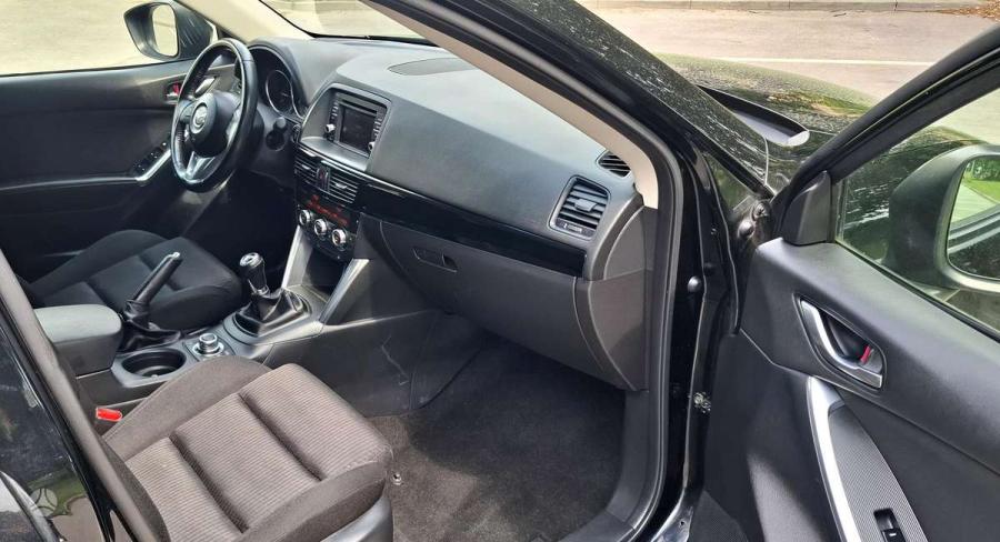 Black Mazda CX-5 2015 in Taurage, with an engine capacity of 2.19 L and mileage of 222 thousand km for 4800 €, photo 13 on AUTOMOTO.COM.LV