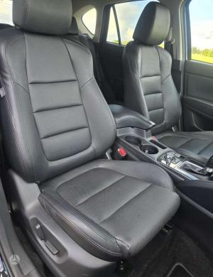 Black Mazda CX-5 2015 in Panevezys, with an engine capacity of 2.19 L and mileage of 147 thousand km for 9799 €, photo 15 on AUTOMOTO.COM.LV
