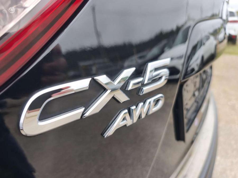 Black Mazda CX-5 2015 in Vilnius, with an engine capacity of 2.00 L and mileage of 120 thousand km for 13650 €, photo 8 on AUTOMOTO.COM.LV
