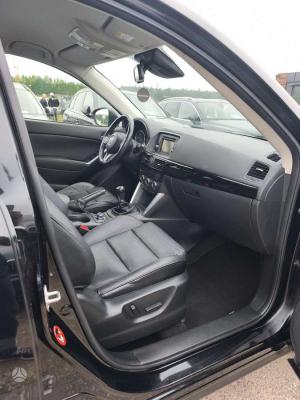 Black Mazda CX-5 2015 in Vilnius, with an engine capacity of 2.00 L and mileage of 120 thousand km for 13650 €, photo 11 on AUTOMOTO.COM.LV