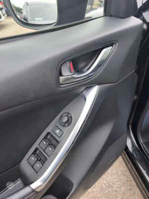 Black Mazda CX-5 2015 in Vilnius, with an engine capacity of 2.00 L and mileage of 120 thousand km for 13650 €, photo 15 on AUTOMOTO.COM.LV