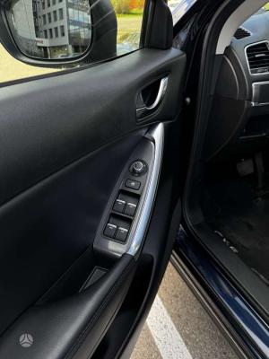 Black Mazda CX-5 2015 in Vilnius, with an engine capacity of 2.19 L and mileage of 219 thousand km for 10200 €, photo 11 on AUTOMOTO.COM.LV