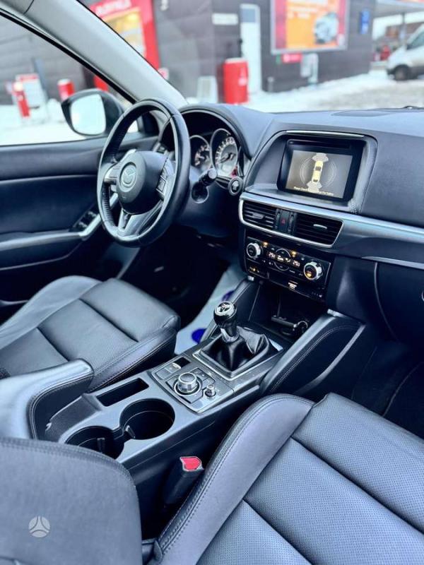 Melns Mazda CX-5 2016 Viļņa, ar dzinēja tilpumu 2.19 L un nobraukumu 15 tūkst. km par 9550 €, foto 10 vietnē AUTOMOTO.COM.LV
