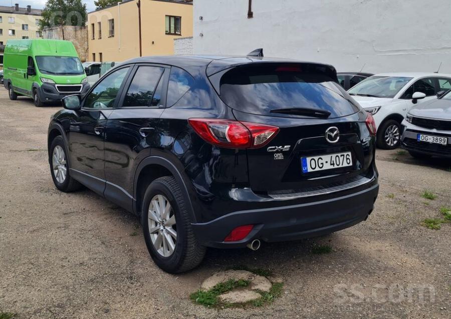 Black Mazda CX-5 2016 in Jelgava, with an engine capacity of 2.20 L and mileage of 0 thousand km for 8990 €, photo 8 on AUTOMOTO.COM.LV
