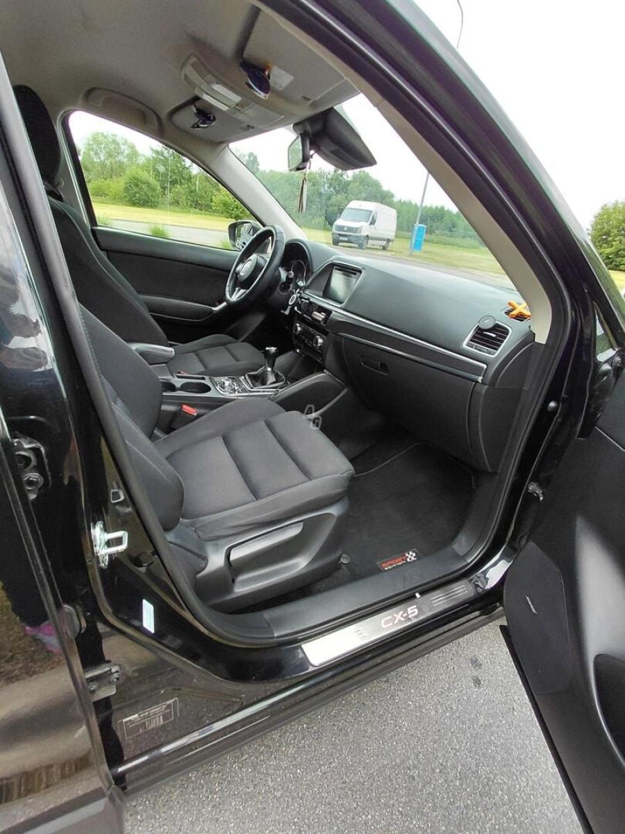 Melns Mazda CX-5 2016 Panevēža, ar dzinēja tilpumu 2.20 L un nobraukumu 252 tūkst. km par 10000 €, foto 16 vietnē AUTOMOTO.COM.LV