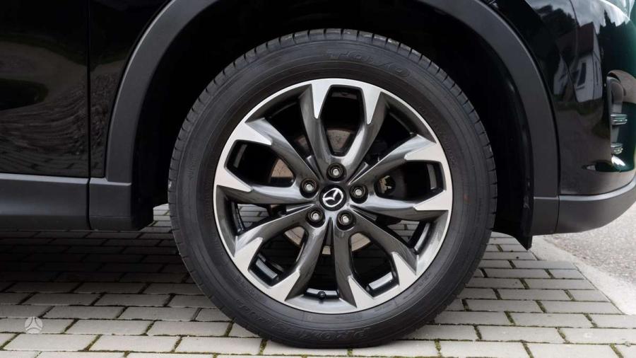 Black Mazda CX-5 2016 in Marijampole, with an engine capacity of 2.19 L and mileage of 202 thousand km for 10490 €, photo 12 on AUTOMOTO.COM.LV