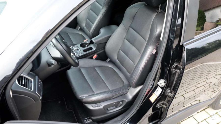 Black Mazda CX-5 2016 in Marijampole, with an engine capacity of 2.19 L and mileage of 202 thousand km for 10490 €, photo 19 on AUTOMOTO.COM.LV