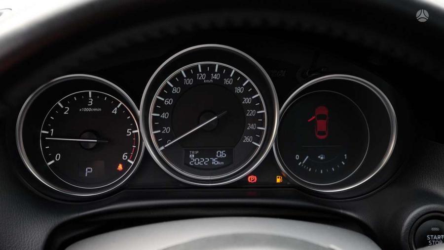 Black Mazda CX-5 2016 in Marijampole, with an engine capacity of 2.19 L and mileage of 202 thousand km for 10490 €, photo 38 on AUTOMOTO.COM.LV