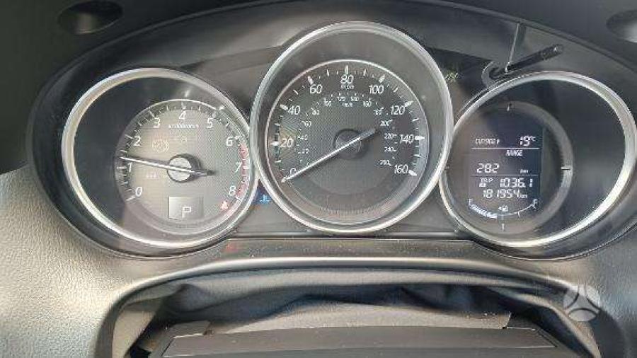 Black Mazda CX-5 2016 in Mazeikiai, with an engine capacity of 2.50 L and mileage of 182 thousand km for 9300 €, photo 3 on AUTOMOTO.COM.LV