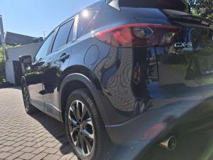 Melns Mazda CX-5 2016 Kauņa, ar dzinēja tilpumu 2.19 L un nobraukumu 252 tūkst. km par 8999 €, foto  vietnē AUTOMOTO.COM.LV
