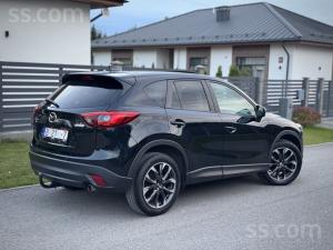 Black Mazda CX-5 2016 in Jelgava, with an engine capacity of 2.20 L and mileage of 237 thousand km for 9500 €, photo 8 on AUTOMOTO.COM.LV