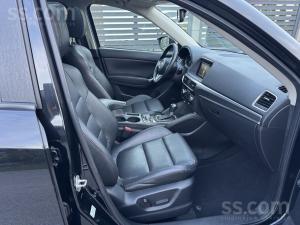 Black Mazda CX-5 2016 in Jelgava, with an engine capacity of 2.20 L and mileage of 237 thousand km for 9500 €, photo 13 on AUTOMOTO.COM.LV