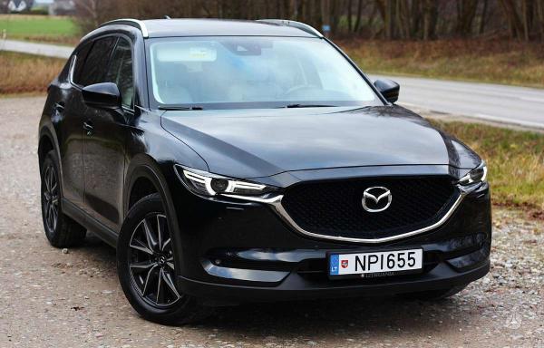 Melns Mazda CX-5 2017 Kretinga, ar dzinēja tilpumu 2.49 L un nobraukumu 65 tūkst. km par 16999 €, foto 1 vietnē AUTOMOTO.COM.LV