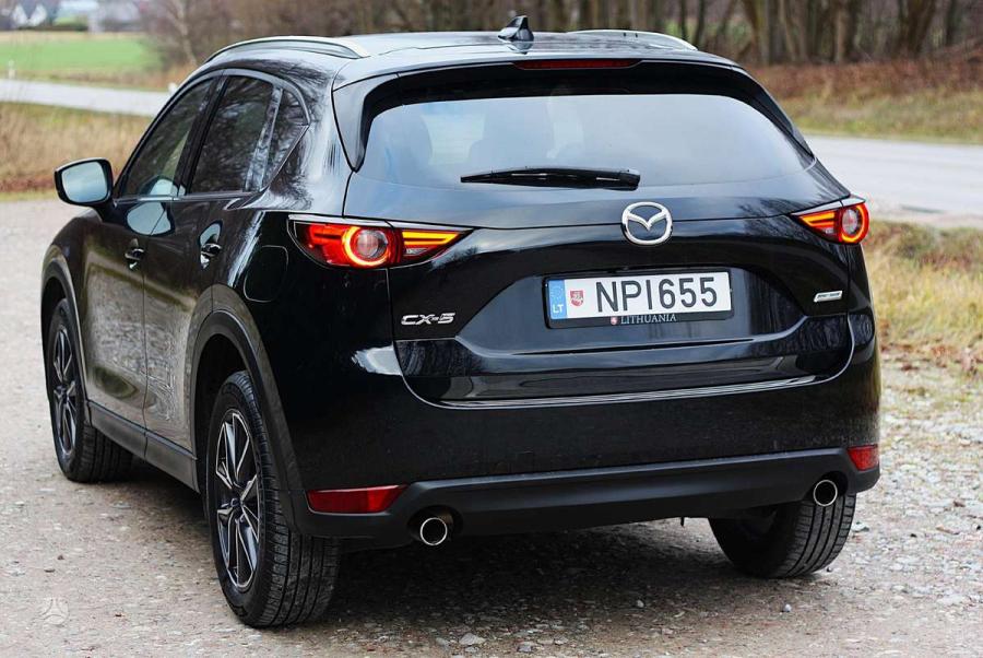 Melns Mazda CX-5 2017 Kretinga, ar dzinēja tilpumu 2.49 L un nobraukumu 65 tūkst. km par 16999 €, foto 10 vietnē AUTOMOTO.COM.LV