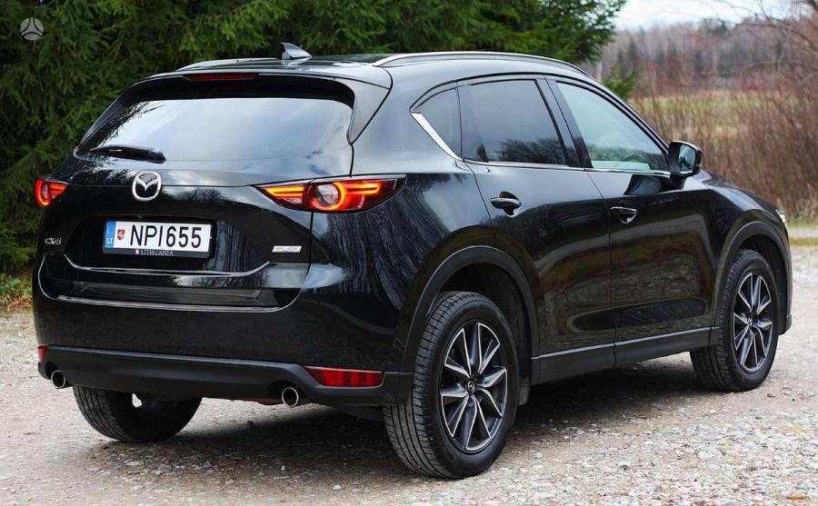 Melns Mazda CX-5 2017 Kretinga, ar dzinēja tilpumu 2.49 L un nobraukumu 65 tūkst. km par 16999 €, foto 14 vietnē AUTOMOTO.COM.LV