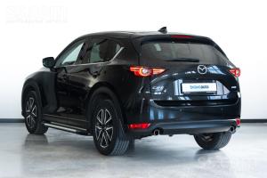 Black Mazda CX-5 2017 in Riga, with an engine capacity of 2.00 L and mileage of 153 thousand km for 15990 €, photo 4 on AUTOMOTO.COM.LV