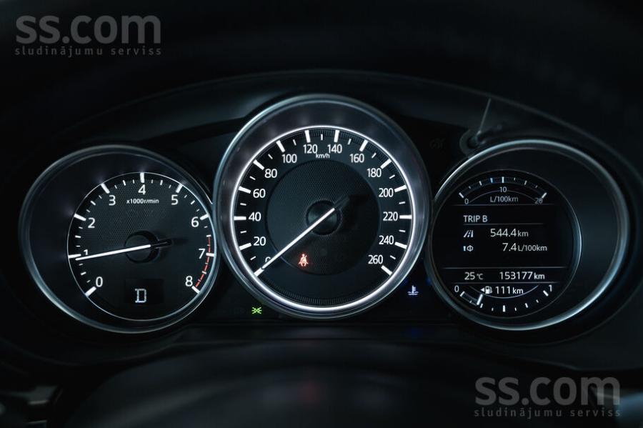Black Mazda CX-5 2017 in Riga, with an engine capacity of 2.00 L and mileage of 153 thousand km for 15990 €, photo 8 on AUTOMOTO.COM.LV