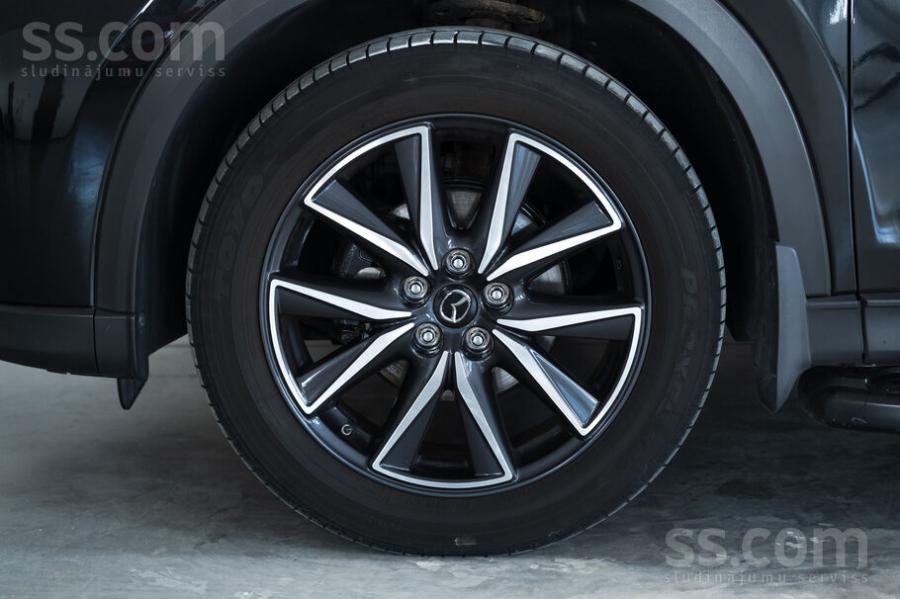 Black Mazda CX-5 2017 in Riga, with an engine capacity of 2.00 L and mileage of 153 thousand km for 15990 €, photo 26 on AUTOMOTO.COM.LV