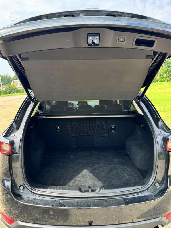 Black Mazda CX-5 2017 in Vilnius, with an engine capacity of 2.19 L and mileage of 211 thousand km for 16100 €, photo 7 on AUTOMOTO.COM.LV