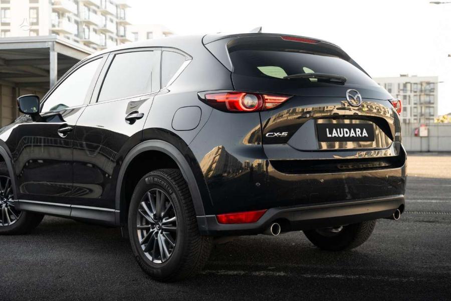 Black Mazda CX-5 2018 in Vilnius, with an engine capacity of 2.19 L and mileage of 222 thousand km for 12400 €, photo 8 on AUTOMOTO.COM.LV