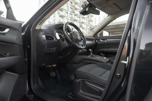Black Mazda CX-5 2018 in Vilnius, with an engine capacity of 2.19 L and mileage of 222 thousand km for 12400 €, photo 15 on AUTOMOTO.COM.LV
