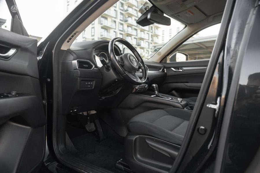 Black Mazda CX-5 2018 in Vilnius, with an engine capacity of 2.19 L and mileage of 222 thousand km for 12400 €, photo 15 on AUTOMOTO.COM.LV