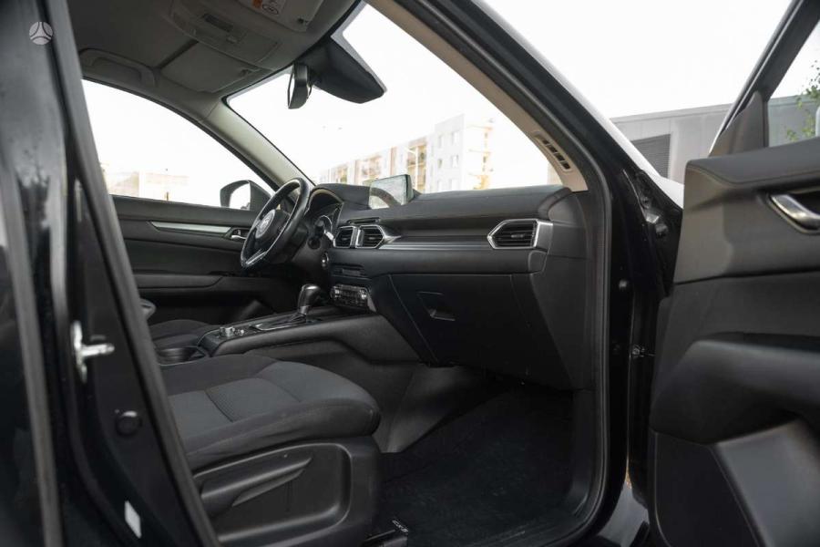 Black Mazda CX-5 2018 in Vilnius, with an engine capacity of 2.19 L and mileage of 222 thousand km for 12400 €, photo 18 on AUTOMOTO.COM.LV