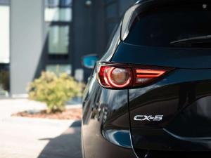 Black Mazda CX-5 2018 in Marijampole, with an engine capacity of 2.20 L and mileage of 184 thousand km for 15950 €, photo 15 on AUTOMOTO.COM.LV