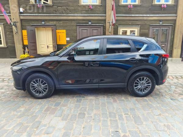Black Mazda CX-5 2018 in Jelgava, with an engine capacity of 2.20 L and mileage of 190 thousand km for 15700 €, photo 3 on AUTOMOTO.COM.LV