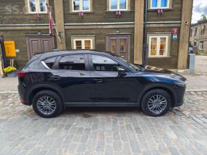 Black Mazda CX-5 2018 in Jelgava, with an engine capacity of 2.20 L and mileage of 190 thousand km for 15700 €, photo 5 on AUTOMOTO.COM.LV