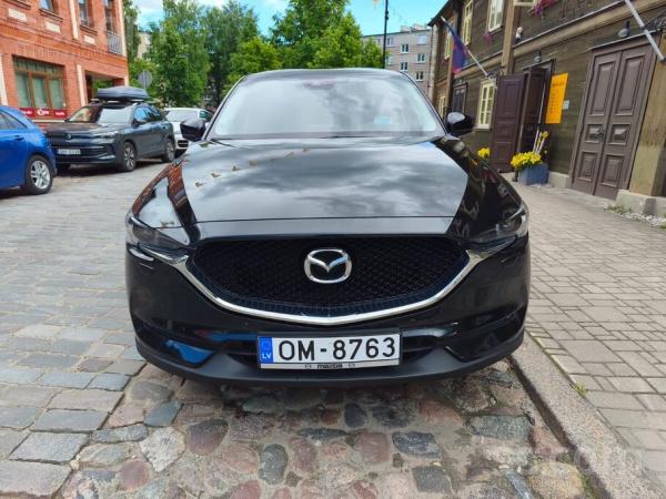 Black Mazda CX-5 2018 in Jelgava, with an engine capacity of 2.20 L and mileage of 190 thousand km for 15700 €, photo 5 on AUTOMOTO.COM.LV