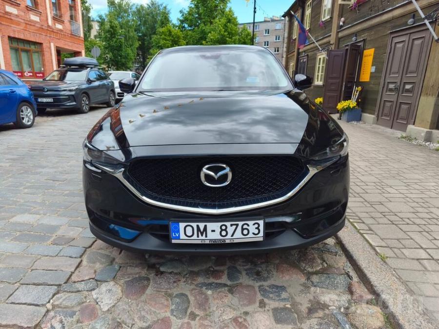 Black Mazda CX-5 2018 in Jelgava, with an engine capacity of 2.20 L and mileage of 190 thousand km for 15700 €, photo 6 on AUTOMOTO.COM.LV
