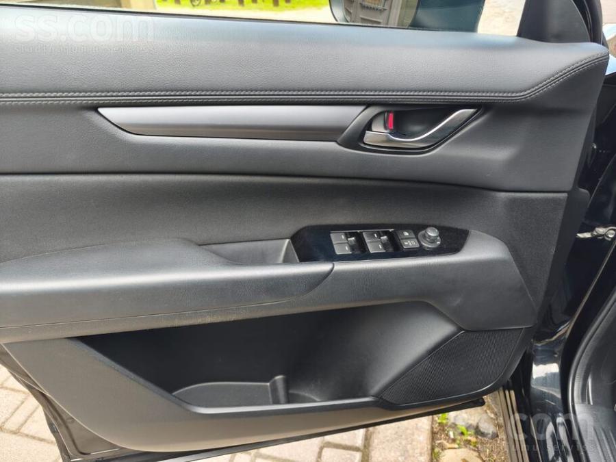 Black Mazda CX-5 2018 in Jelgava, with an engine capacity of 2.20 L and mileage of 190 thousand km for 15700 €, photo 25 on AUTOMOTO.COM.LV