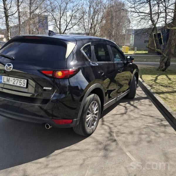 Melns Mazda CX-5 2018 Rīga, ar dzinēja tilpumu 2.20 L un nobraukumu 88 tūkst. km par 16500 €, foto 2 vietnē AUTOMOTO.COM.LV