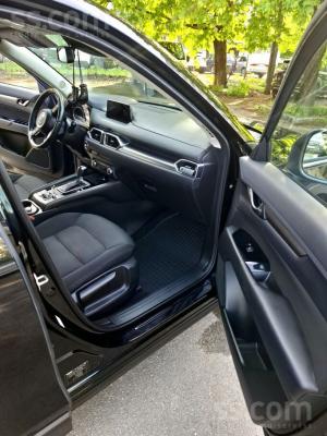 Black Mazda CX-5 2018 in Riga, with an engine capacity of 2.20 L and mileage of 89 thousand km for 16500 €, photo 11 on AUTOMOTO.COM.LV
