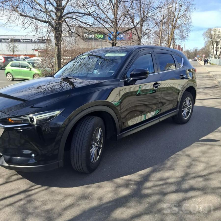 Black Mazda CX-5 2018 in Riga, with an engine capacity of 2.20 L and mileage of 89 thousand km for 16500 €, photo 3 on AUTOMOTO.COM.LV