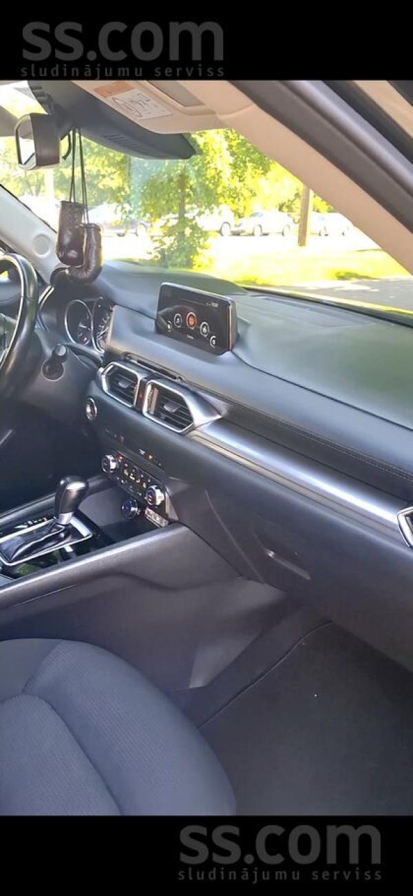 Black Mazda CX-5 2018 in Riga, with an engine capacity of 2.20 L and mileage of 89 thousand km for 16500 €, photo 8 on AUTOMOTO.COM.LV