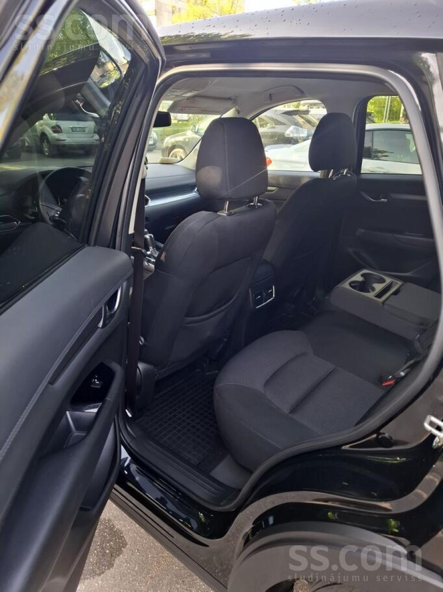 Black Mazda CX-5 2018 in Riga, with an engine capacity of 2.20 L and mileage of 90 thousand km for 16500 €, photo 19 on AUTOMOTO.COM.LV