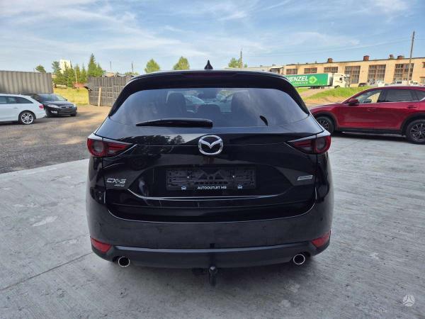 Black Mazda CX-5 2018 in Utena, with an engine capacity of 2.19 L and mileage of 220 thousand km for 12990 €, photo 8 on AUTOMOTO.COM.LV