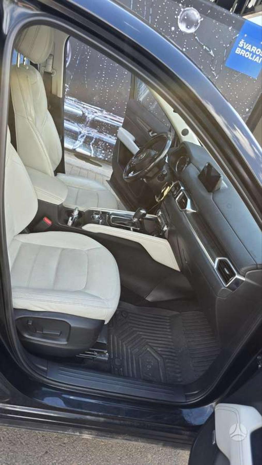 Black Mazda CX-5 2018 in Kaunas, with an engine capacity of 2.19 L and mileage of 277 thousand km for 11000 €, photo 7 on AUTOMOTO.COM.LV