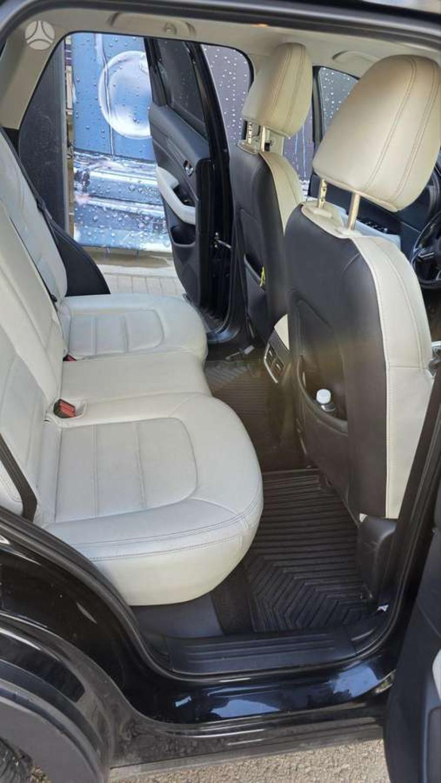 Black Mazda CX-5 2018 in Kaunas, with an engine capacity of 2.19 L and mileage of 277 thousand km for 11000 €, photo 9 on AUTOMOTO.COM.LV
