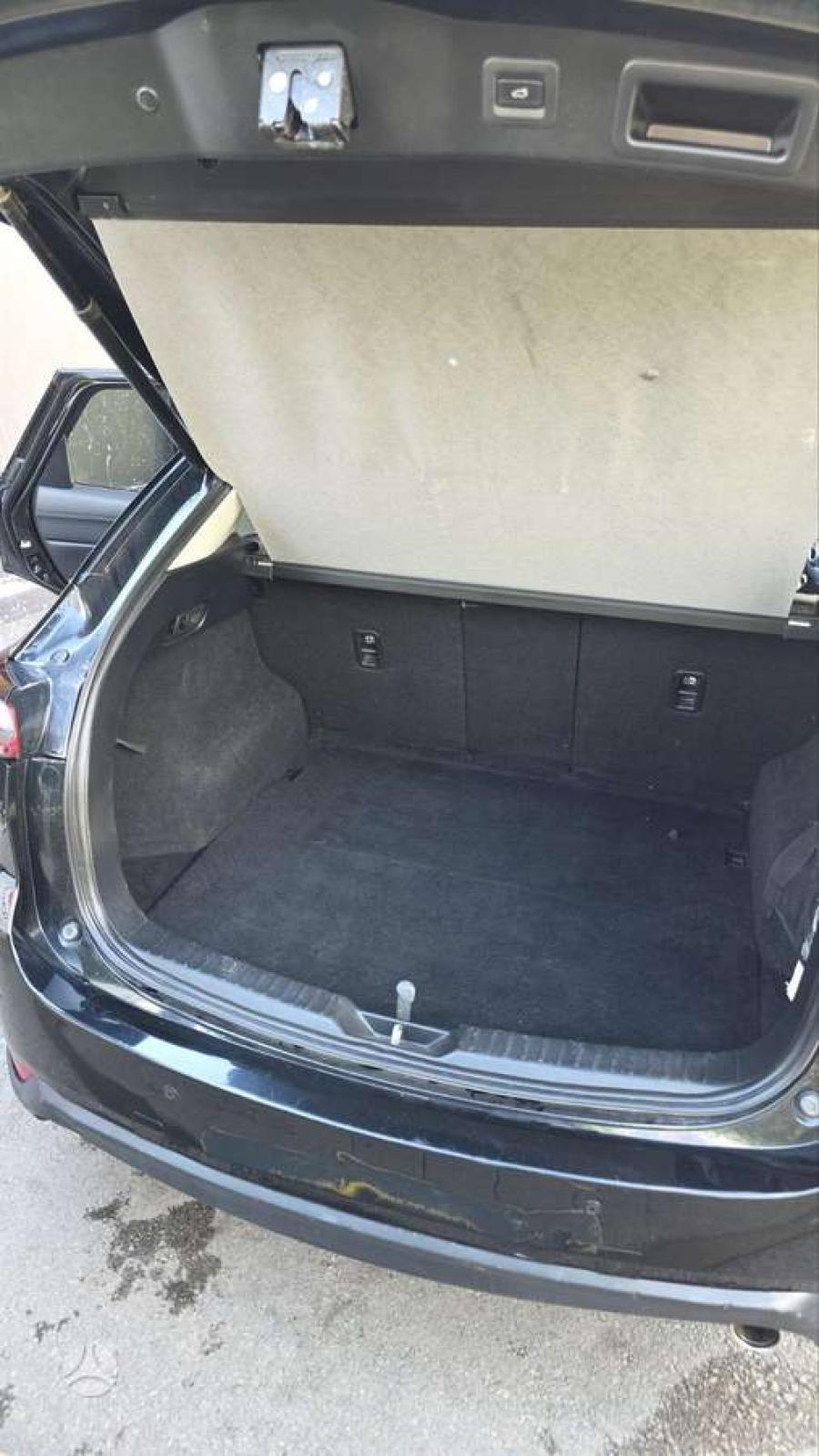 Black Mazda CX-5 2018 in Kaunas, with an engine capacity of 2.19 L and mileage of 277 thousand km for 11000 €, photo 15 on AUTOMOTO.COM.LV