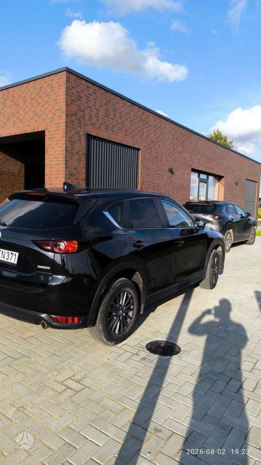 Black Mazda CX-5 2020 in Klaipeda, with an engine capacity of 2.49 L and mileage of 89 thousand km for 14550 €, photo 5 on AUTOMOTO.COM.LV