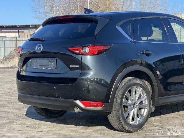 Black Mazda CX-5 2021 in Taurage, with an engine capacity of 2.20 L and mileage of 109 thousand km for 17999 €, photo 9 on AUTOMOTO.COM.LV