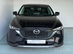 Black Mazda CX-5 2022 in Riga, with an engine capacity of 2.00 L and mileage of 43 thousand km for 23990 €, photo 2 on AUTOMOTO.COM.LV